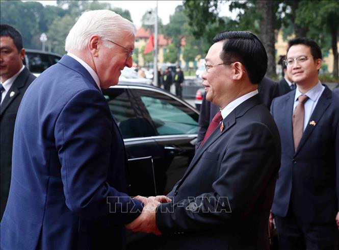 Chủ tịch Quốc hội Vương Đình Huệ hội kiến Tổng thống Đức Frank-Walter ...