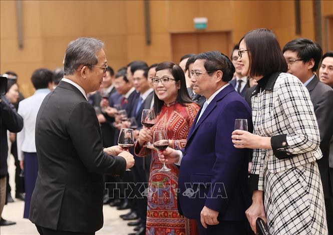 Prime Minister hosts Tet banquet in honour of diplomatic corps - VNA ...
