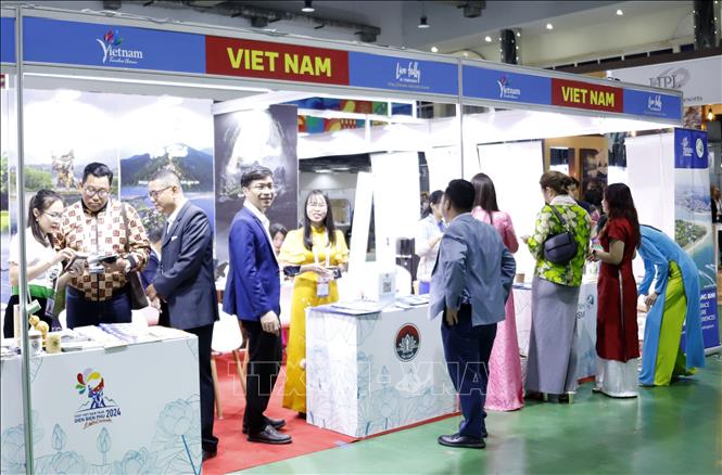 Vietnam promotes tourism offerings at ASEAN trade fair - VNA Photos ...