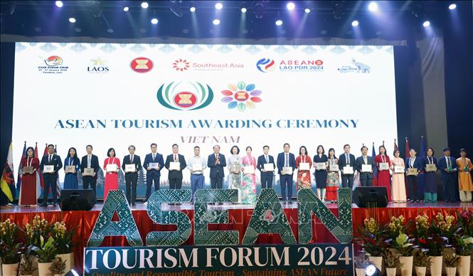 Vietnam wins numerous ASEAN tourism awards - VNA Photos - Vietnam News ...