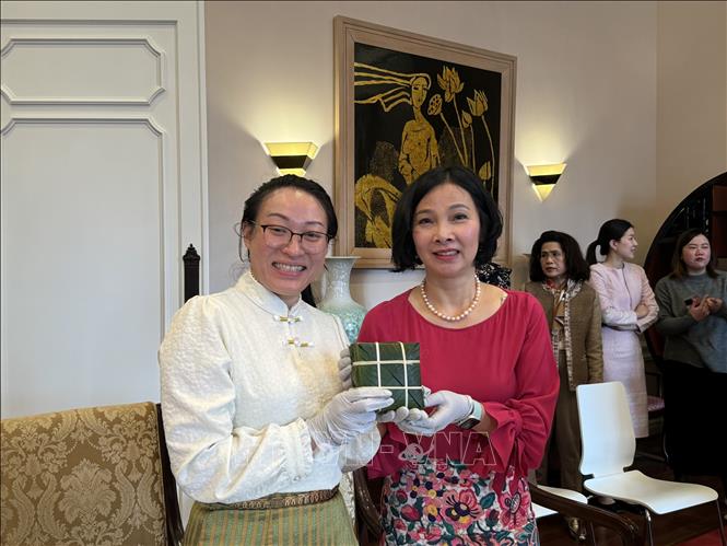 ASEAN spouses event to brings Tet, Chung cake to US - VNA Photos ...