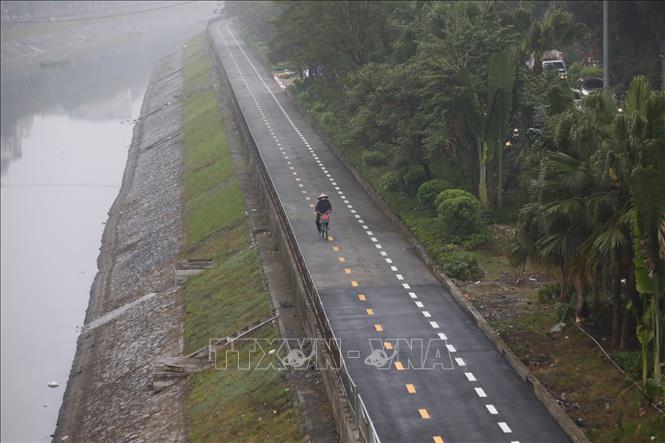 Hanoi pilots exclusive route for pedestrians, bicycles - VNA Photos ...