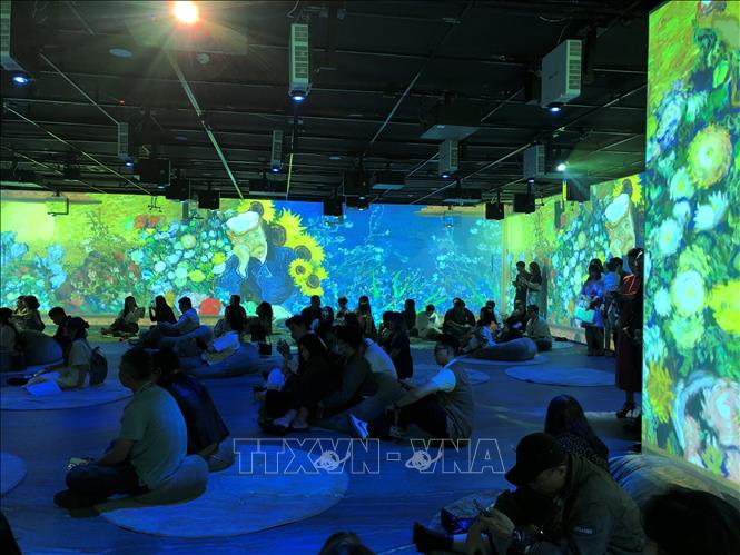Van Gogh Art Lighting Experience captivates art enthusiasts in Ho Chi ...