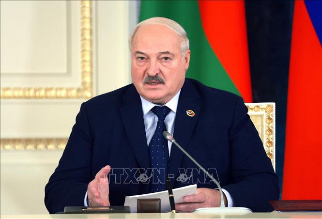 Ông Alexander Lukashenko tuyên bố tái tranh cử tổng thống Belarus - Ảnh ...