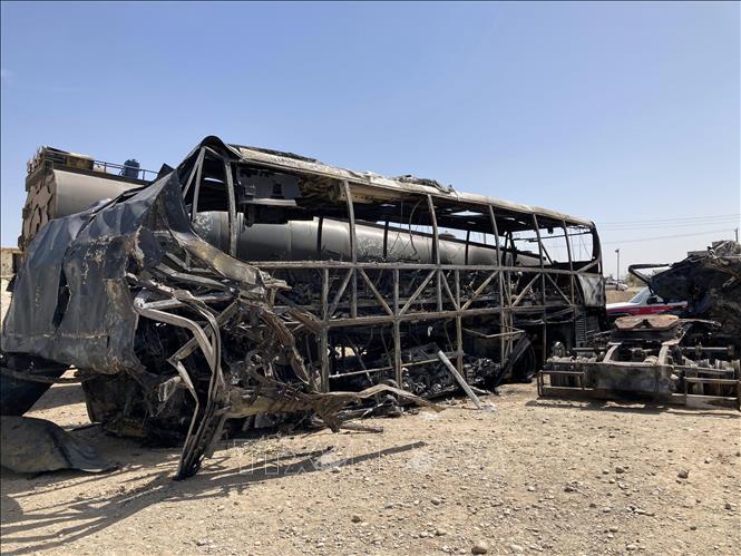 Tai nạn thảm khốc tại Afghanistan, hơn 20 người thiệt mạng - Ảnh thời ...