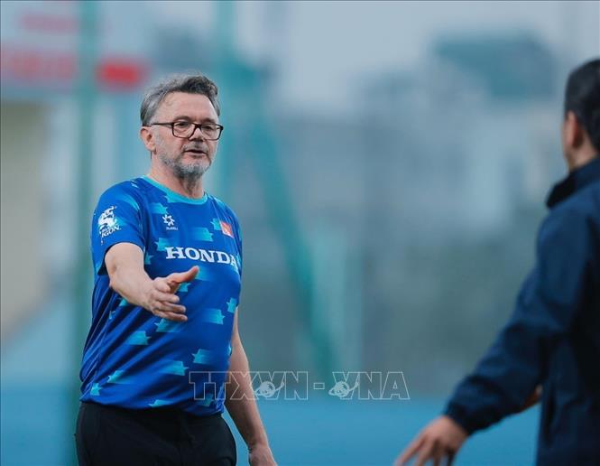 VFF chấm dứt hợp đồng với HLV Philippe Troussier - Ảnh thời sự trong ...