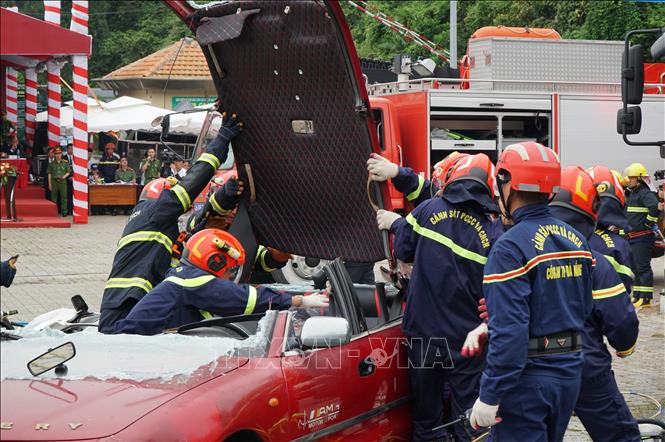 Vietnam, Laos, Cambodia hold joint firefighting, search, rescue ...