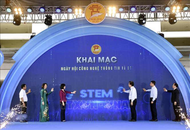 Hà Nội khai mạc Ngày hội Công nghệ thông tin và STEM 2024 - Ảnh thời sự ...