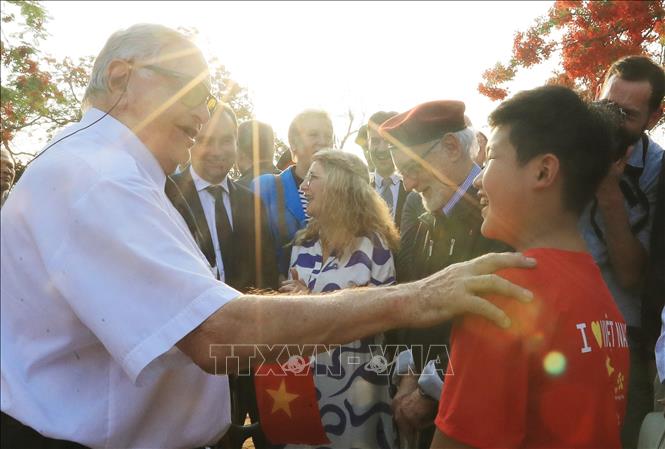 70 năm Chiến thắng Điện Biên Phủ: Bộ trưởng Quân đội Pháp thăm Đồi A1 ...