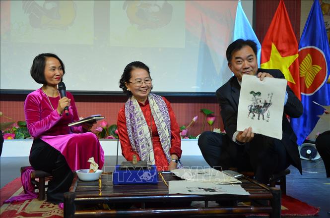 Bac Ninh-Kinh Bac cultural values promoted in France - VNA Photos ...