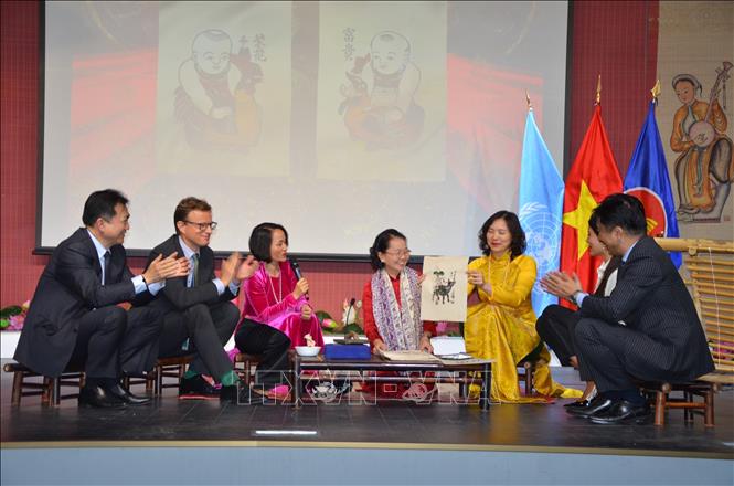 Bac Ninh-Kinh Bac cultural values promoted in France - VNA Photos ...
