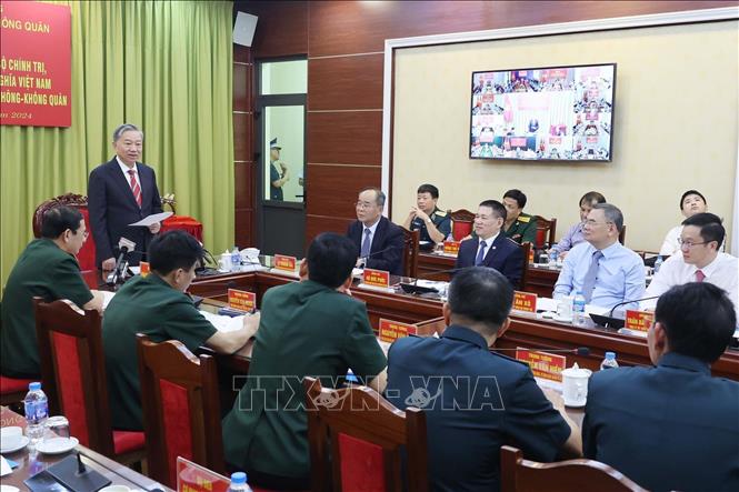 President visits Air Defence - Air Force High Command - VNA Photos ...