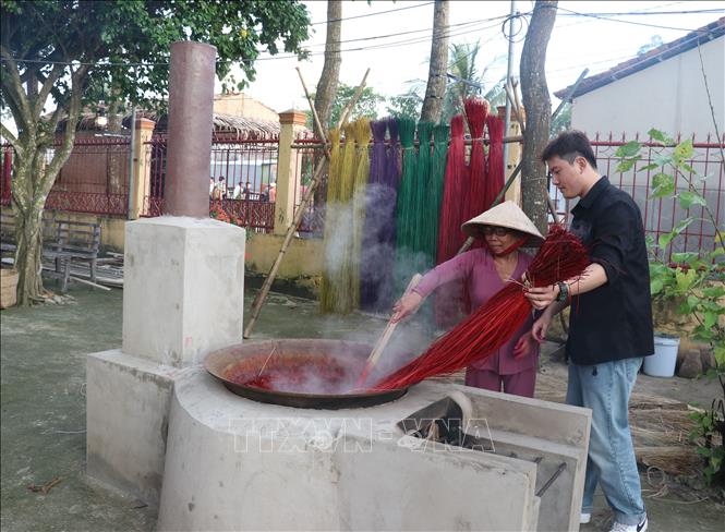 Dong Thap revives mat night market to attract tourists - VNA Photos ...