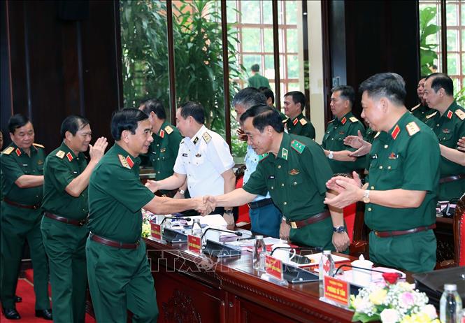 Phát huy phẩm chất ''Bộ đội Cụ Hồ'', kiên quyết chống chủ nghĩa cá nhân ...