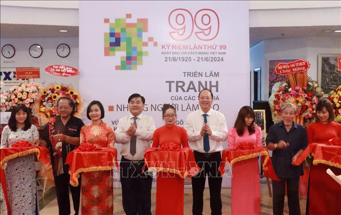 TP. Hồ Chí Minh khai mạc triển lãm tranh ‘’99’’ của những người làm báo - Ảnh thời sự trong nước ...