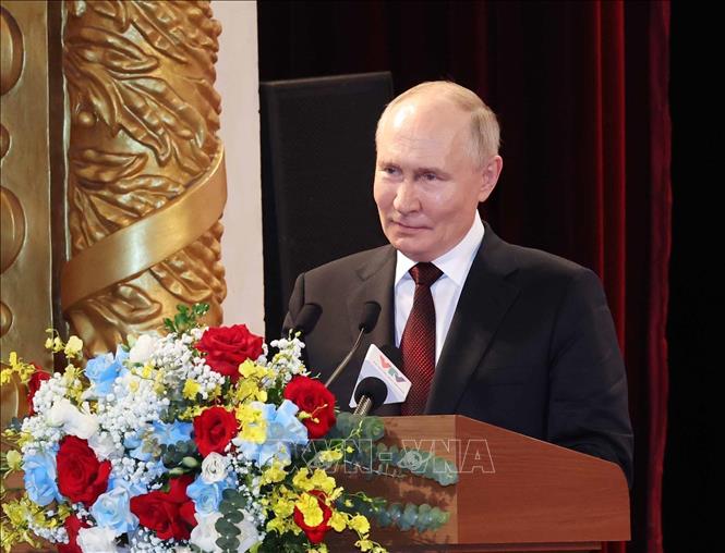 Chủ tịch nước và Tổng thống LB Nga gặp gỡ các thế hệ cựu sinh viên Việt Nam học tại Nga - Ảnh ...