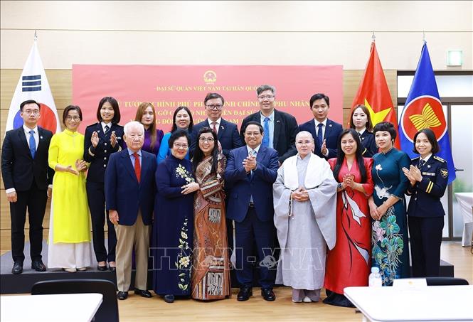 PM meets Vietnamese community in RoK - VNA Photos - Vietnam News Agency ...