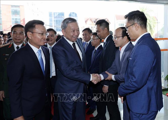 Chủ tịch nước Tô Lâm thăm Công ty Viễn thông Star Telecom - Ảnh thời sự ...