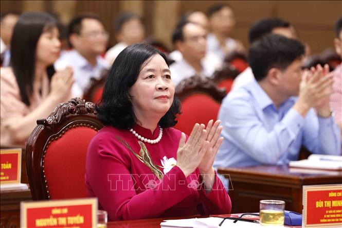 Đồng chí Bùi Thị Minh Hoài giữ chức Bí thư Thành ủy Hà Nội - Ảnh thời ...