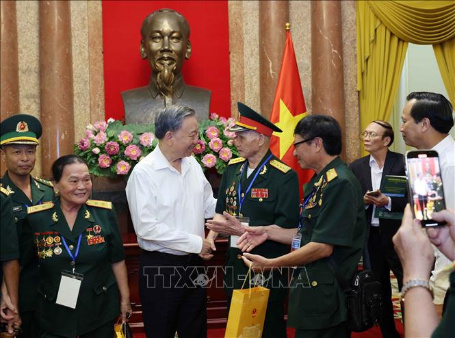 Chủ tịch nước gặp mặt Đoàn đại biểu người có công với cách mạng tiêu ...