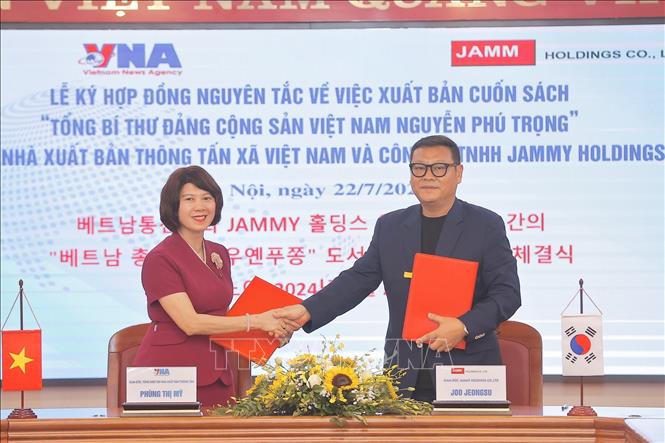 Lễ ký kết hợp đồng bản quyền cuốn sách “Tổng Bí thư Đảng Cộng sản Việt ...