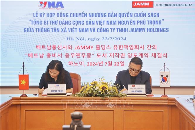 Lễ ký kết hợp đồng bản quyền cuốn sách “Tổng Bí thư Đảng Cộng sản Việt ...