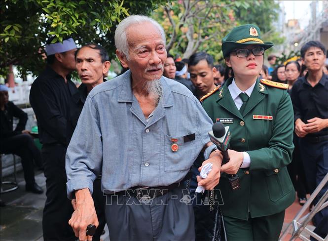 Respect-paying ceremony for Party leader Nguyen Phu Trong held in his ...