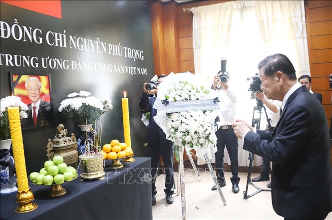 Lễ viếng Tổng Bí thư Nguyễn Phú Trọng tại Đại sứ quán Việt Nam ở Lào ...