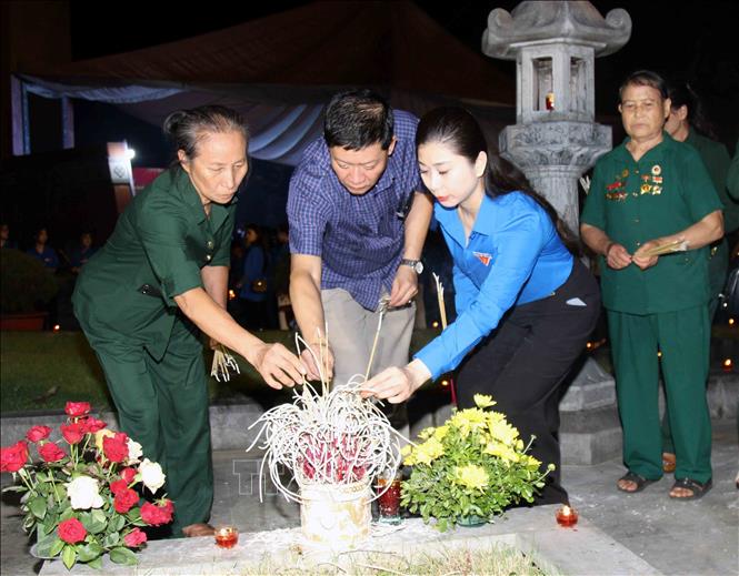 Sơn La: Lễ thắp nến tri ân các Anh hùng Liệt sĩ - Ảnh thời sự trong ...