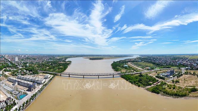 Impressive new bridges connect Nghe An and Ha Tinh provinces - VNA Photos - Vietnam News Agency ...