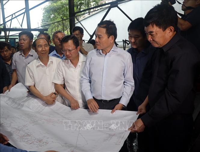 Phó Thủ tướng Trần Lưu Quang kiểm tra khắc phục hậu quả vụ tai nạn tại ...