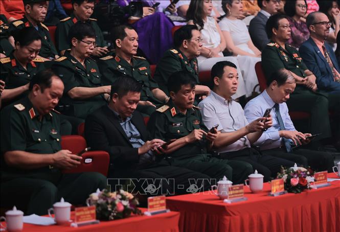 “Thắp sáng tương lai” vì nạn nhân chất độc da cam/dioxin - Ảnh thời sự ...