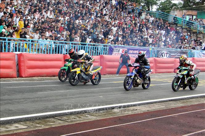 National Motorcycle Race 2024 takes place in Can Tho - VNA Photos ...