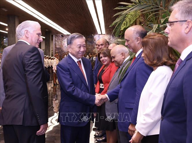 Grand welcome ceremony held for top Vietnamese leader in Havana - VNA ...