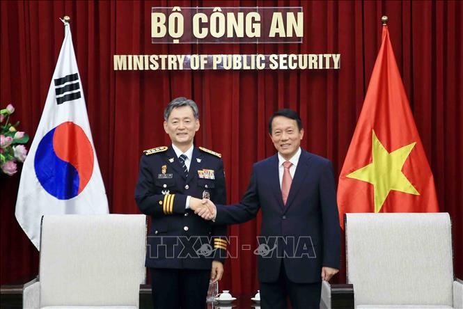 Bộ Trưởng Công An Hội đàm Với Tư Lệnh Cơ Quan Cảnh Sát Quốc Gia Hàn Quốc Ảnh Thời Sự Trong