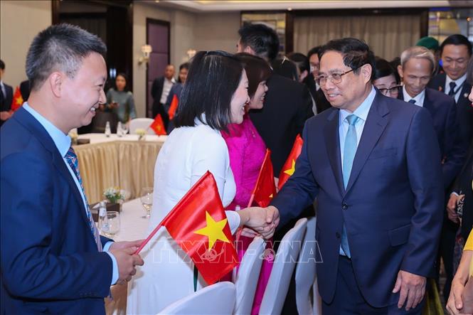 PM meets Vietnamese community in Saudi Arabia - VNA Photos - Vietnam ...