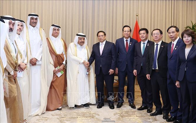 PM receives Qatari business delegation - VNA Photos - Vietnam News ...