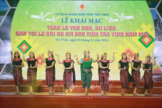 Khai mạc Tuần lễ văn hóa, du lịch gắn với Lễ hội Ok Om Bok tỉnh Trà ...