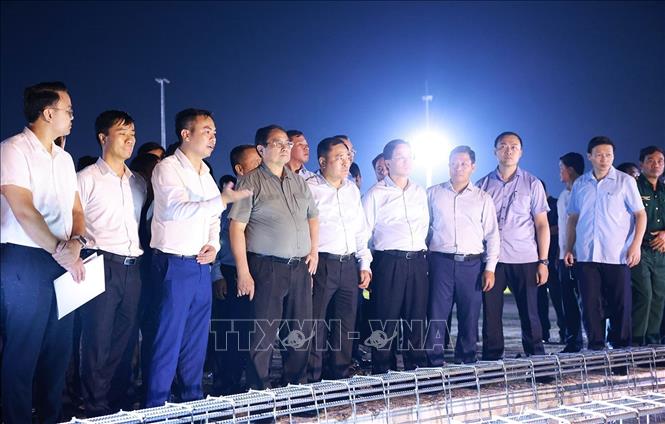 PM inspects pilot smart border gate project in Lang Son - VNA Photos ...