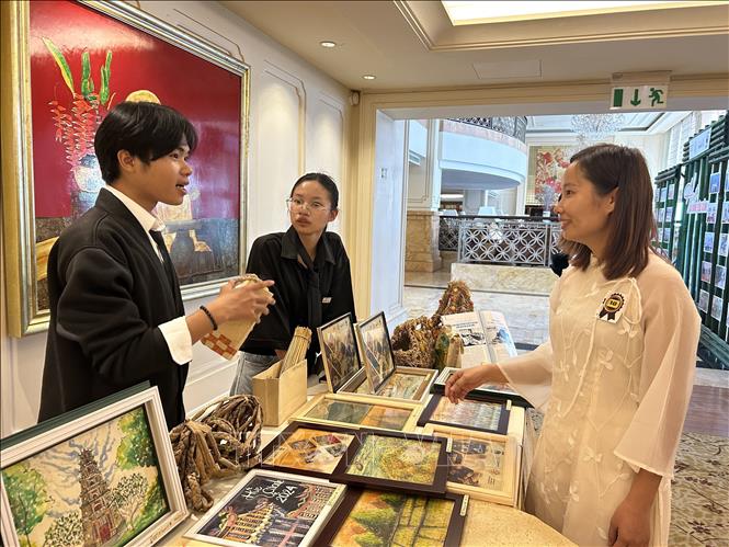 Hue aims to become typical plastic-reducing city - VNA Photos - Vietnam ...
