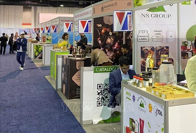 Vietnam attends PLMA's 2024 Private Label Trade Show in US - VNA Photos ...