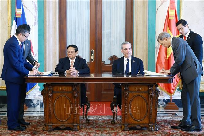 Thủ tướng Phạm Minh Chính và Tổng thống Dominicana chứng kiến lễ ký văn ...
