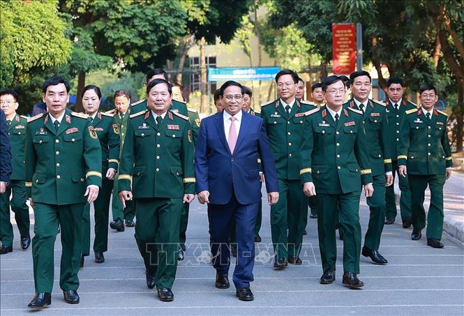 PM visits Military Technical Academy - VNA Photos - Vietnam News Agency ...