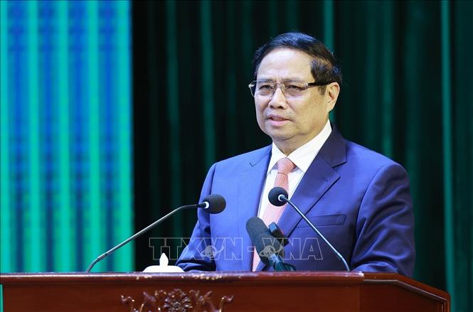 PM visits Military Technical Academy - VNA Photos - Vietnam News Agency ...