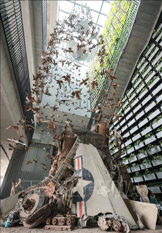 Museums innovate to attract visitors in digital age - VNA Photos ...