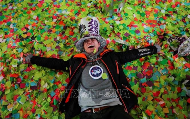 Quả cầu pha lê "bung lụa" đón Năm mới 2025 tại New York (Mỹ) - Ảnh thời ...