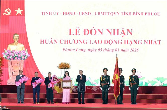 Ceremony marking the 50th anniversary of Phuoc Long liberation day ...