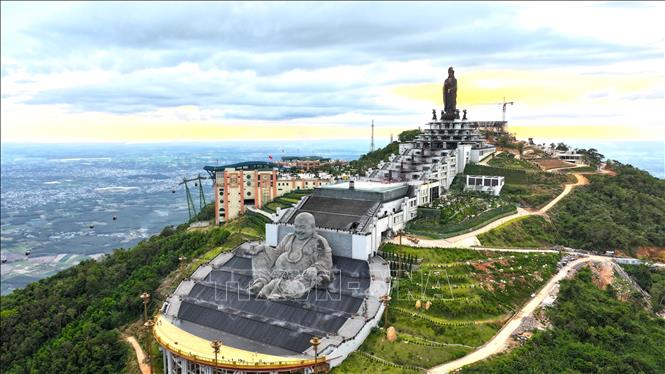 Ba Den mountain – a pilgrimage to sacred land - VNA Photos - Vietnam ...