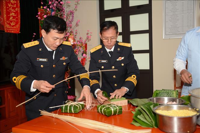 Chuẩn bị Tết cho chiến sĩ tại trạm rada 550 huyện đảo Lý Sơn - Ảnh thời ...