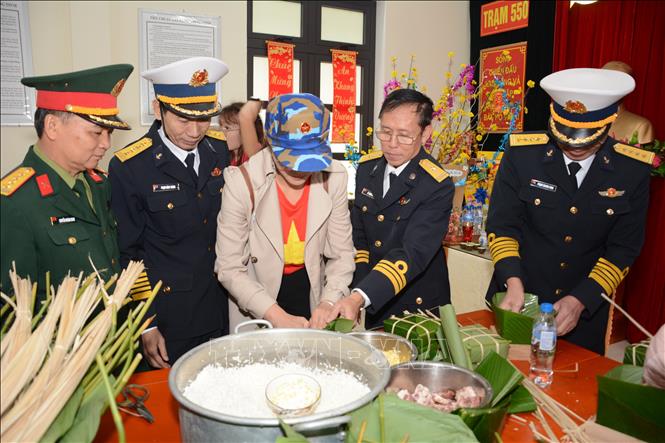 Chuẩn bị Tết cho chiến sĩ tại trạm rada 550 huyện đảo Lý Sơn - Ảnh thời ...